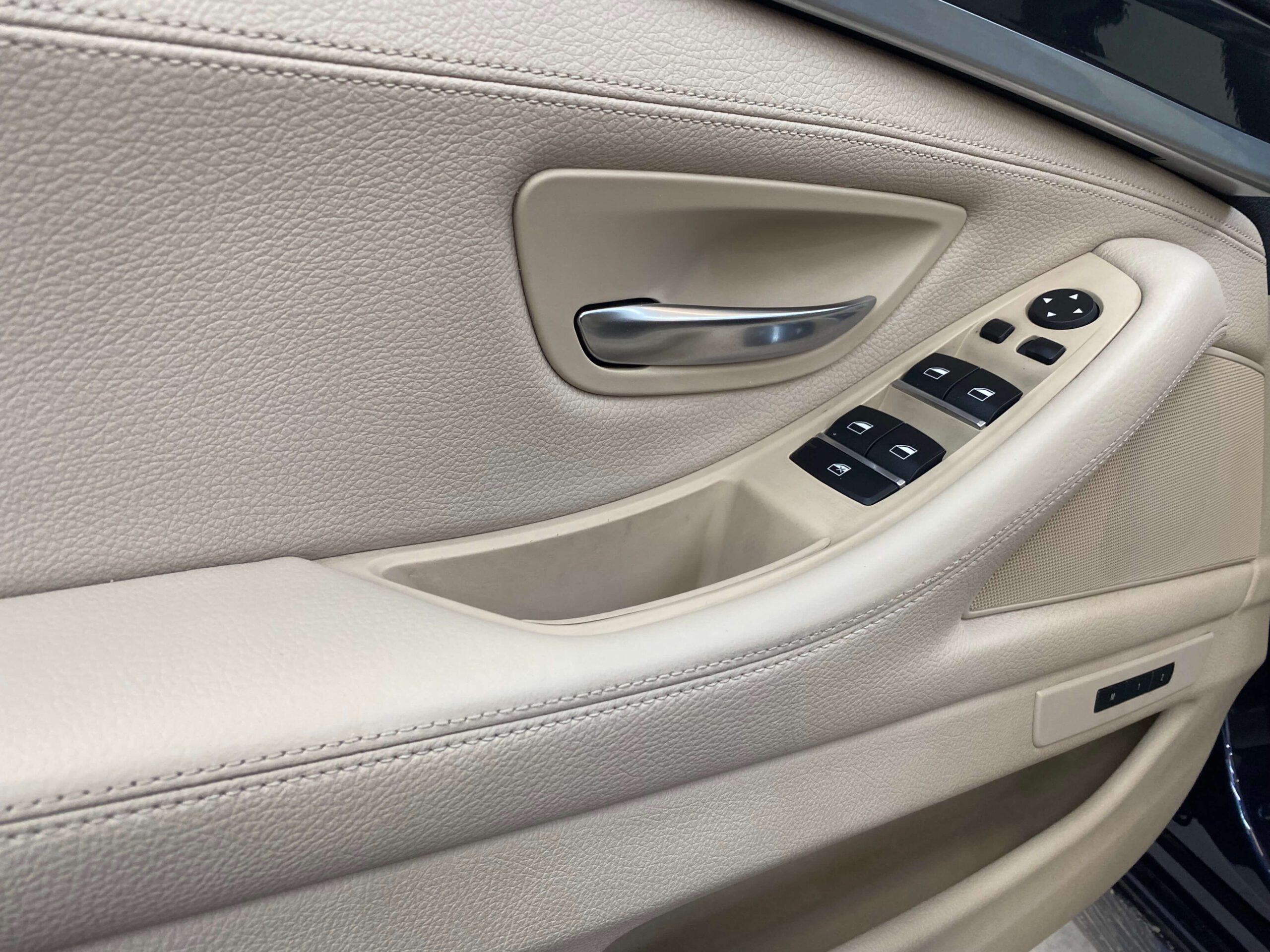 Renowacja skóry samochodowej Warszawa - Szczepański